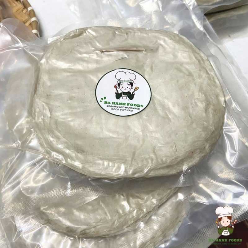 Ram Hà Tĩnh đổ bánh thủ công bằng tay, bánh mỏng - dai - giòn sau khi ...